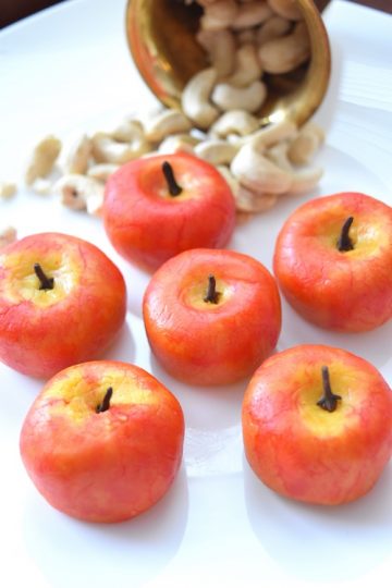 Apple Shaped Kaju Katli / Apple Shaped Cashew Nut Burfi - Mozis Menu